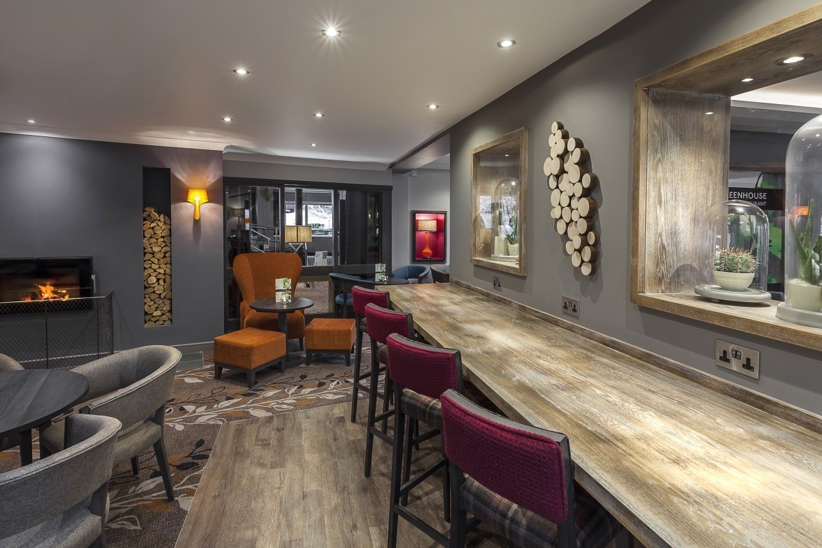 GREENHOUSE BAR AND LOUNGE – Castle Green Hotel